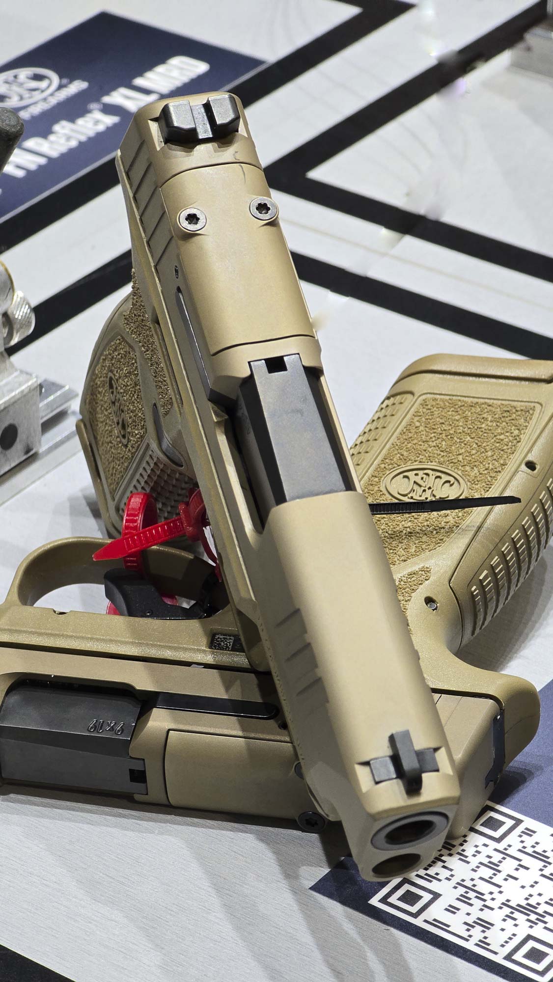 FN America Reflex XL MRD concealed carry pistol | GUNSweek.com